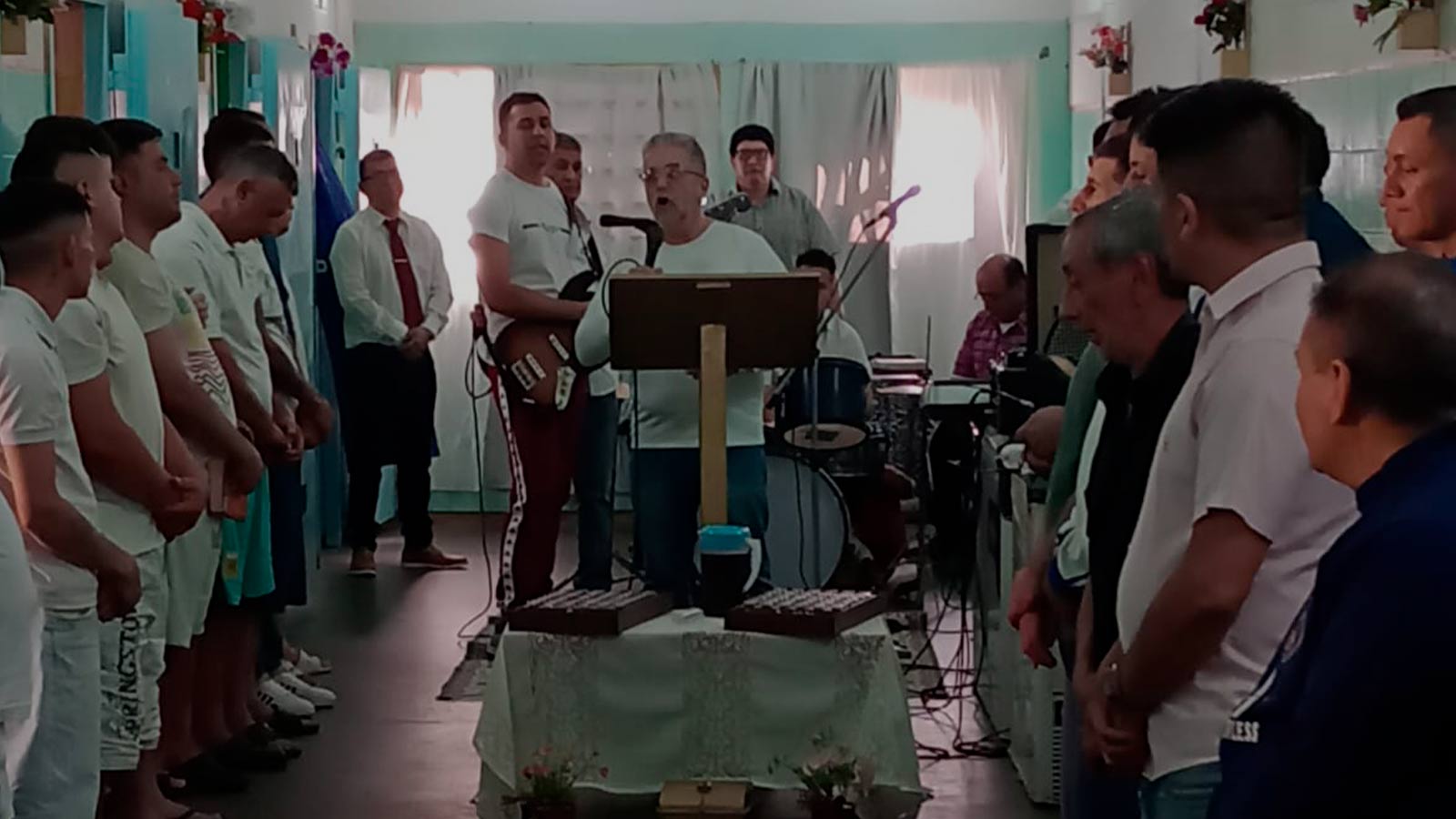 El ministerio carcelario que comparte el Evangelio a más de 400 hombres ...