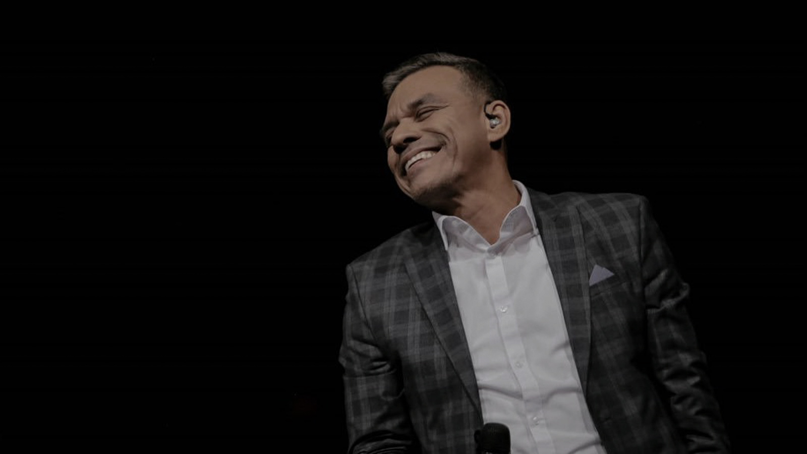 Julio Melgar vive en cada nota del nuevo sencillo inédito