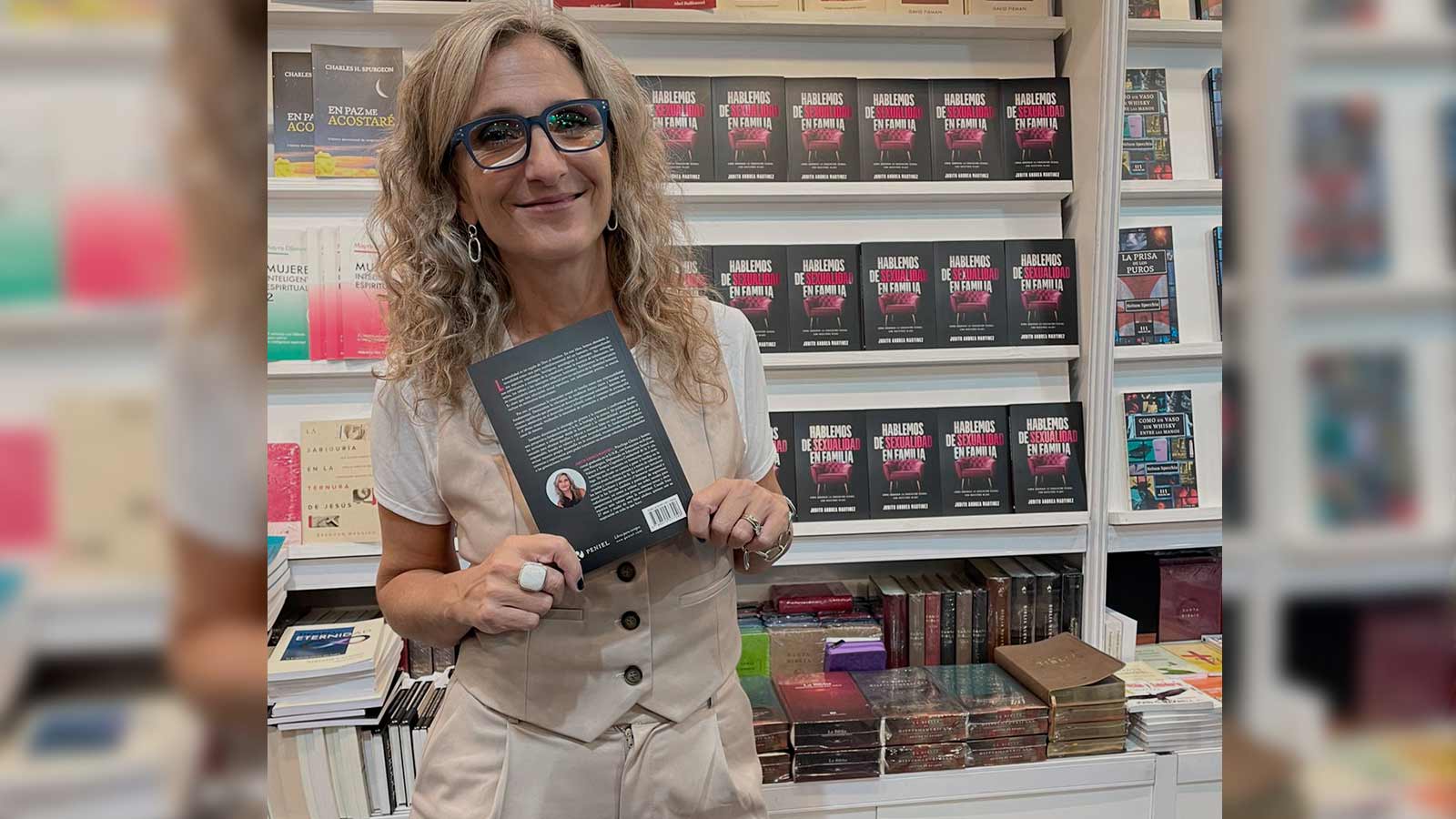 Judith Martinez presentó su nuevo libro “Hablemos de Sexualidad y ...